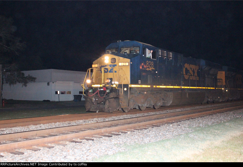 CSX 828